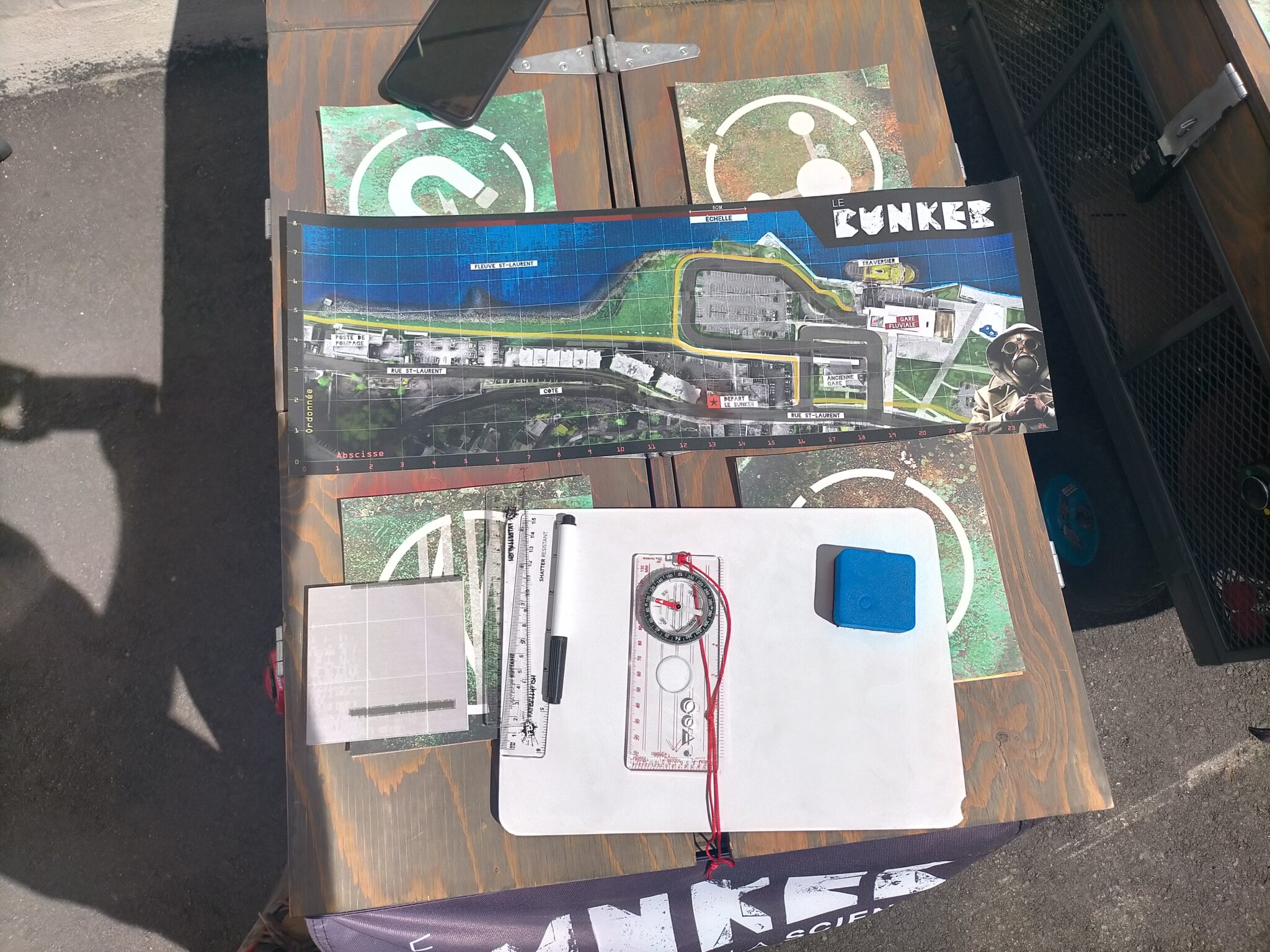 "les Éclaireurs", jeu d'invasion extérieur - Alexandre SCHOHN